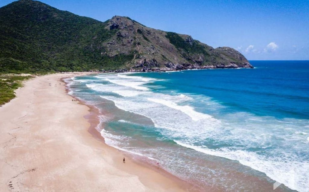 Praias Desertas do Brasil: um Destino de Paz e Tranquilidade - Travelei